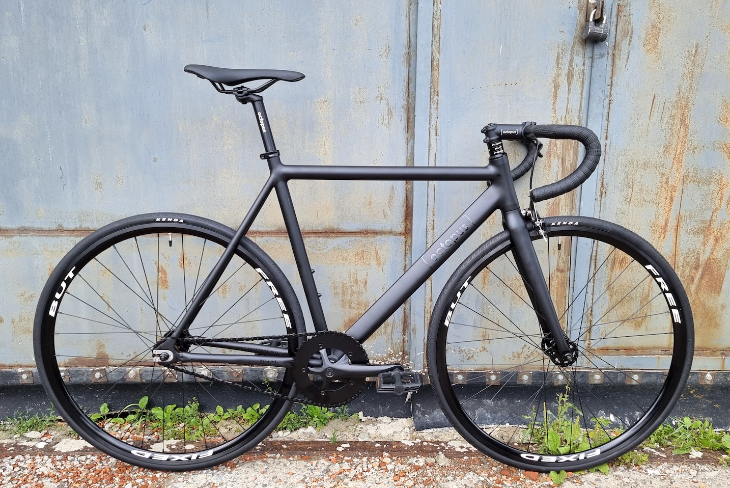 Велосипед Octopus Track Black | City Bikes